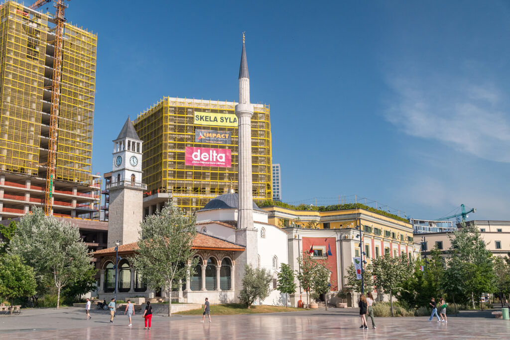 Tirana Walking Tour – Guida Albania